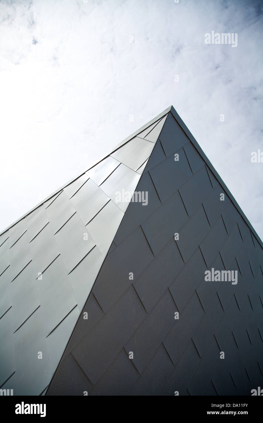 Metal cladding architecture hi-res stock photography and images - Alamy