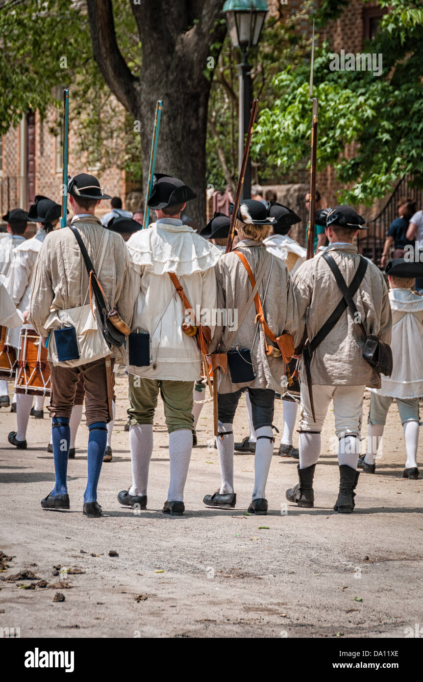 Reenactors, Fifes & Drums Marching Band, Colonial Williamsburg ...