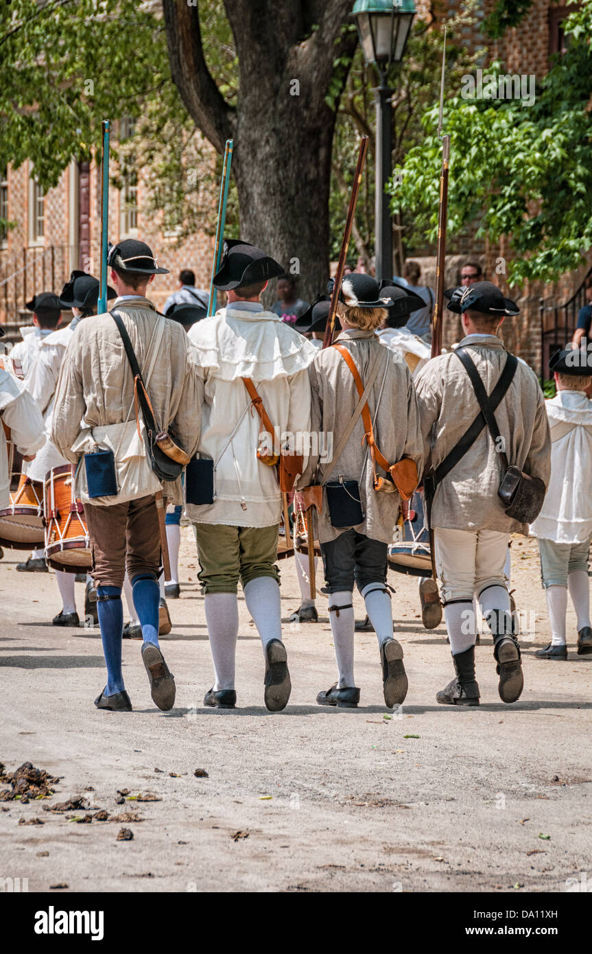 Reenactors, Fifes & Drums Marching Band, Colonial Williamsburg ...