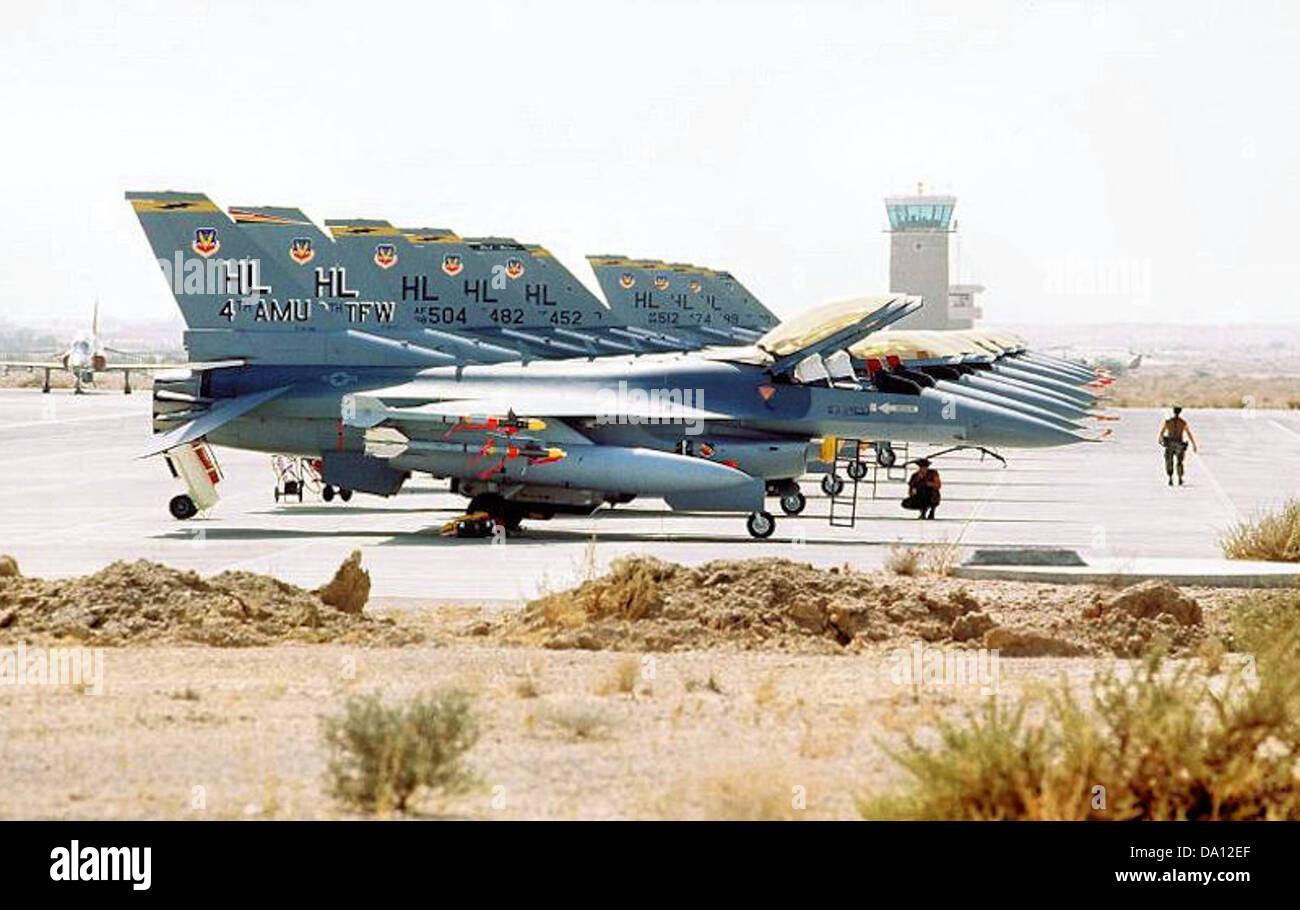 Desert storm 1991 hi-res stock photography and images - Alamy