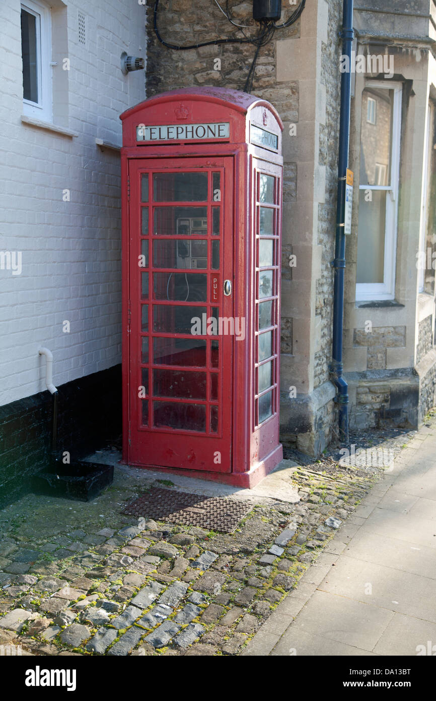 Red telephone box in the Market Square, Faringdon, Oxfordshire Stock ...