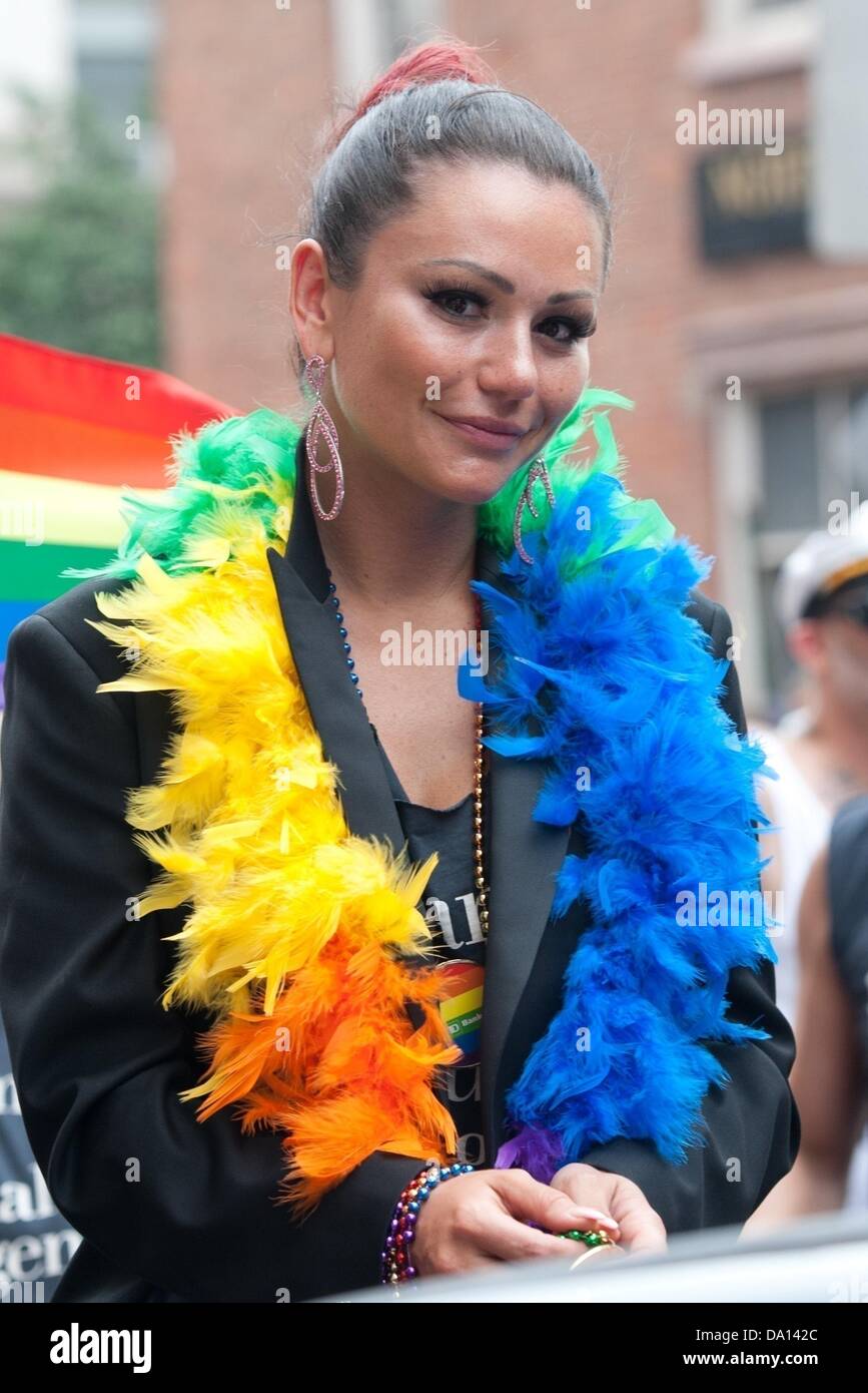Manhattan, New York, USA. 30th June 2013. JENNIFER ''JENNI'' FARLEY ...