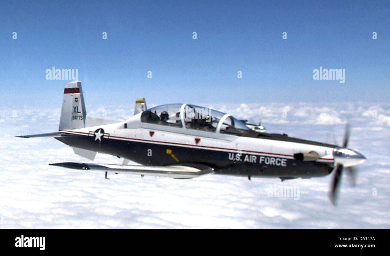 The T-6A Texan II, a primary trainer aircraft, is used by the U.S. Air ...