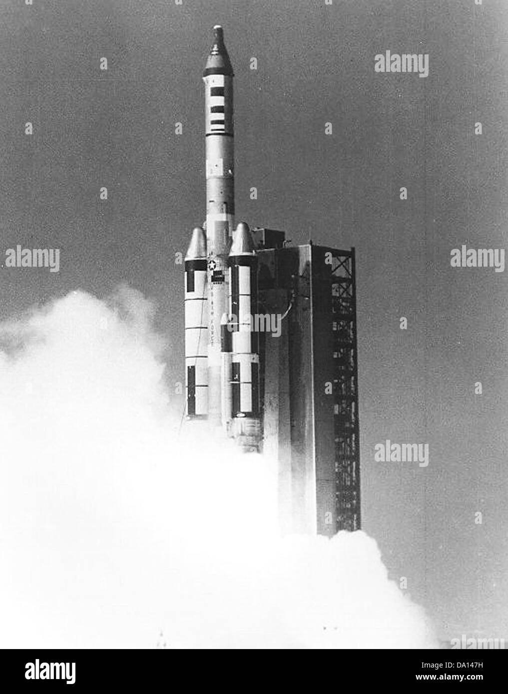 TITAN IIIC GEMINI-MOL LAUNCH - 3 November 1966 Stock Photo - Alamy