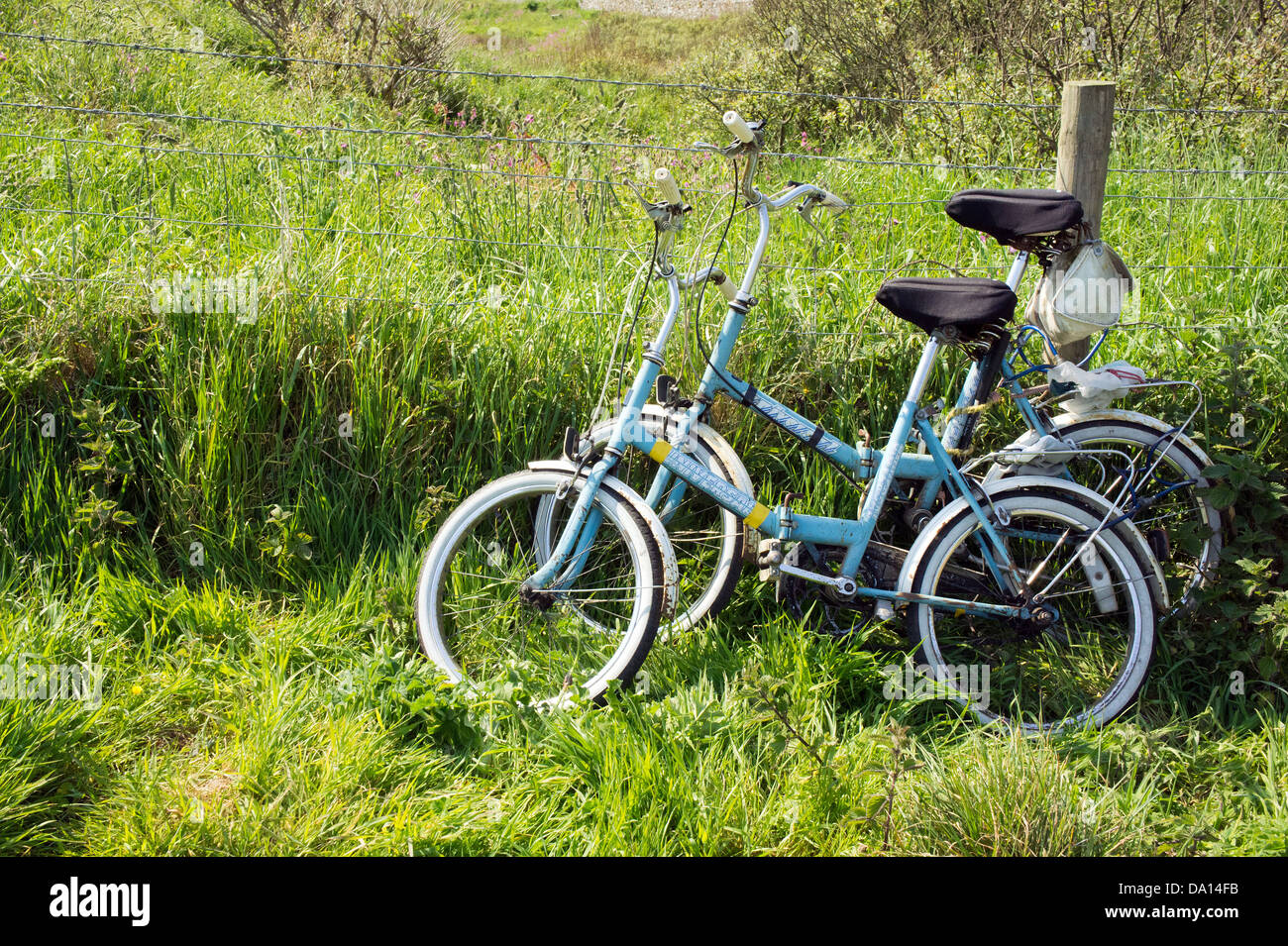 Two bicycles outside hi-res stock photography and images - Alamy