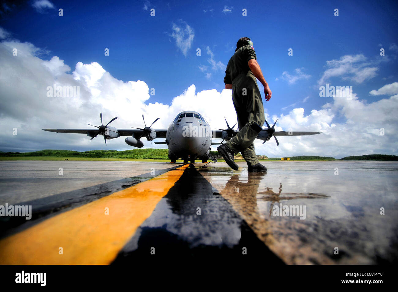 Weather reconnaissance aircraft hi-res stock photography and images - Alamy