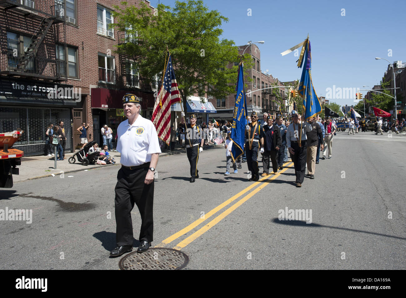 Members of American Legion Post march in The Kings County Memorial Day ...