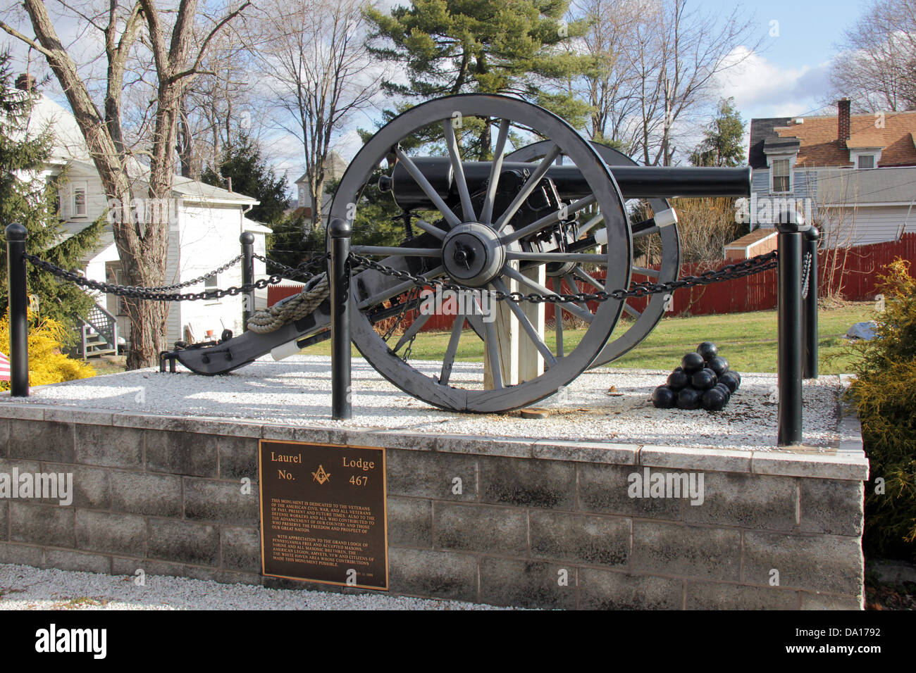 Civil war cannon used as a memorial dedicated to veterans of the Civil ...