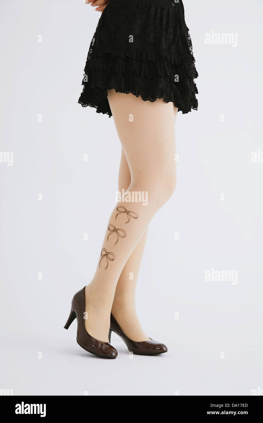 Lower view of legs hi-res stock photography and images - Alamy