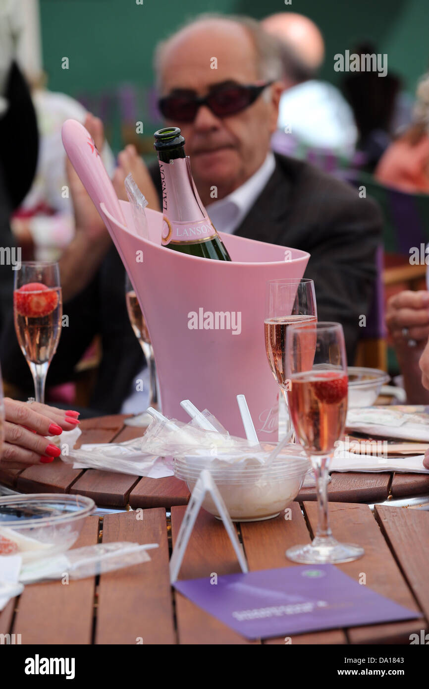 Champagne at wimbledon hi-res stock photography and images - Alamy