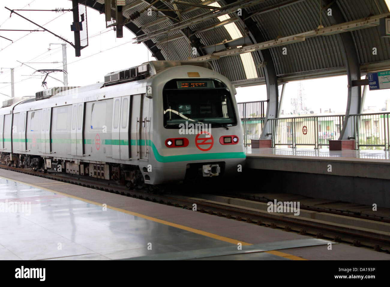 Delhi metro hi-res stock photography and images - Alamy