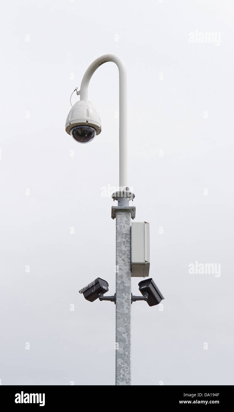 Security camera on post hi-res stock photography and images - Alamy
