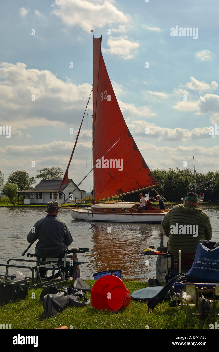 Sailing yacht boat passing hi-res stock photography and images - Alamy