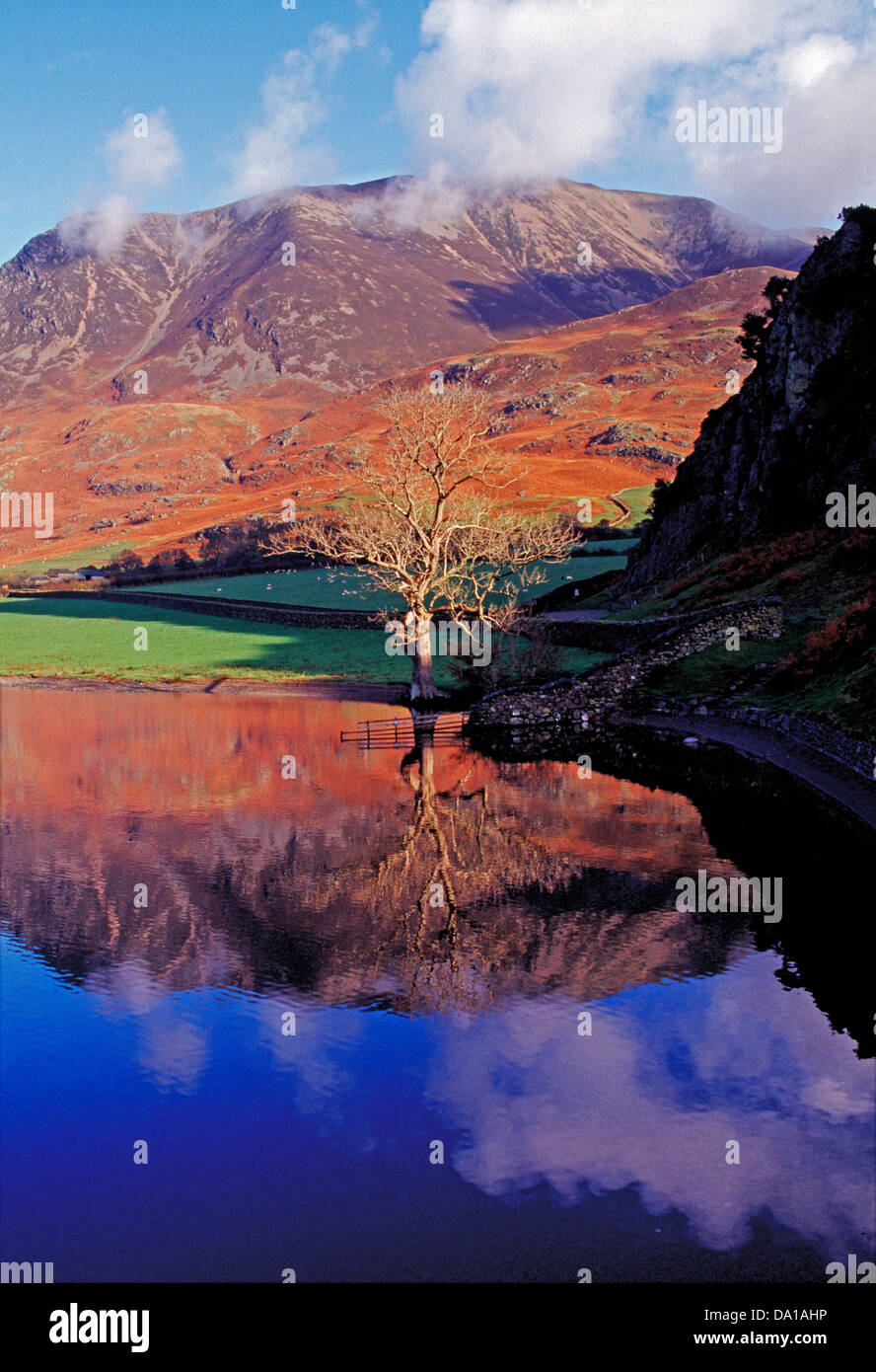 Crummock water hi-res stock photography and images - Alamy
