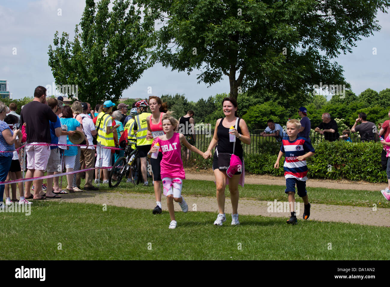 Race for life cancer hi-res stock photography and images - Alamy