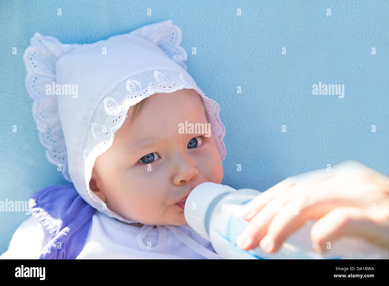 Infant formula hi-res stock photography and images - Alamy
