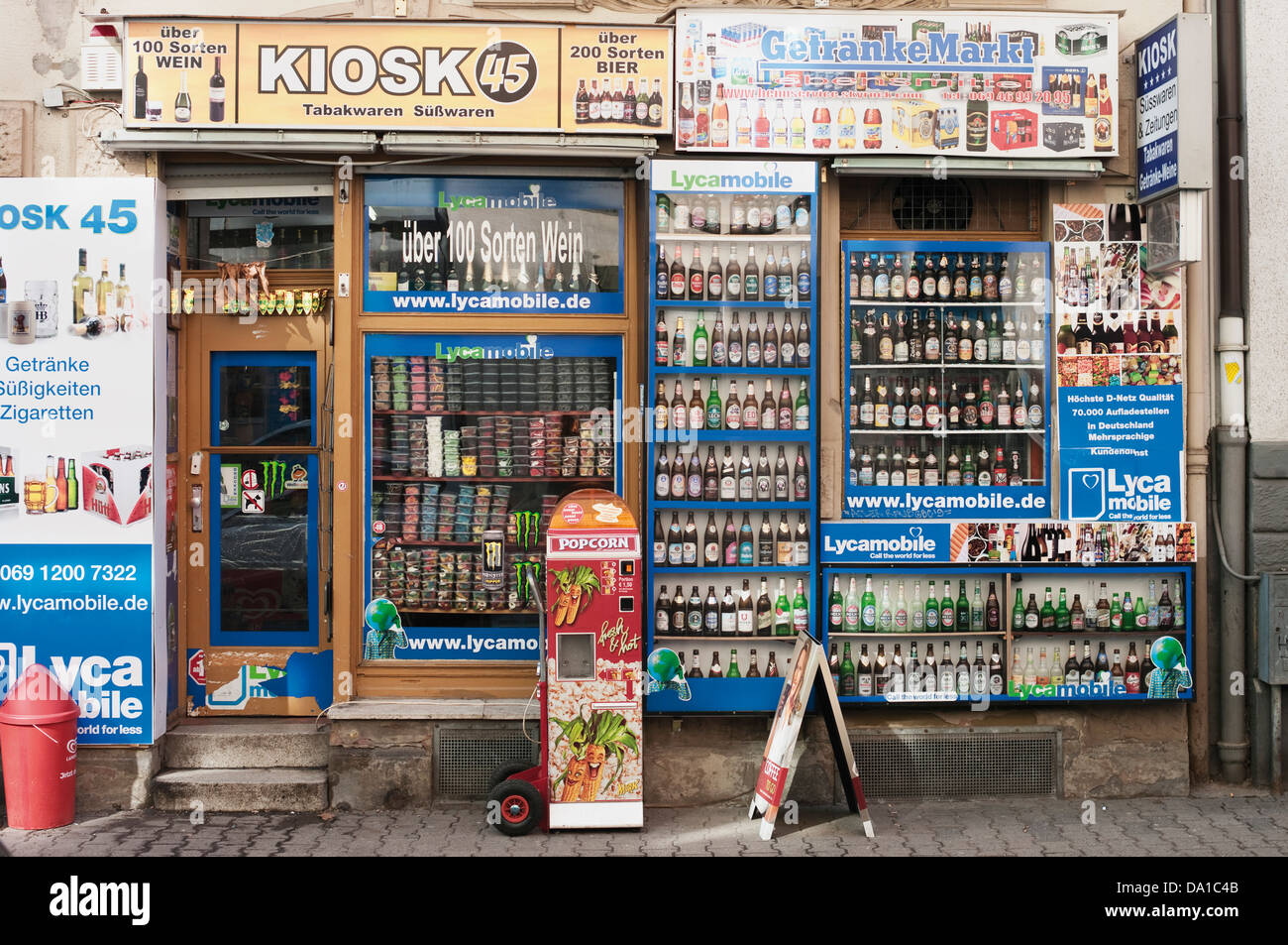 Germany, Hesse, Frankfurt, Kiosk shop Stock Photo - Alamy