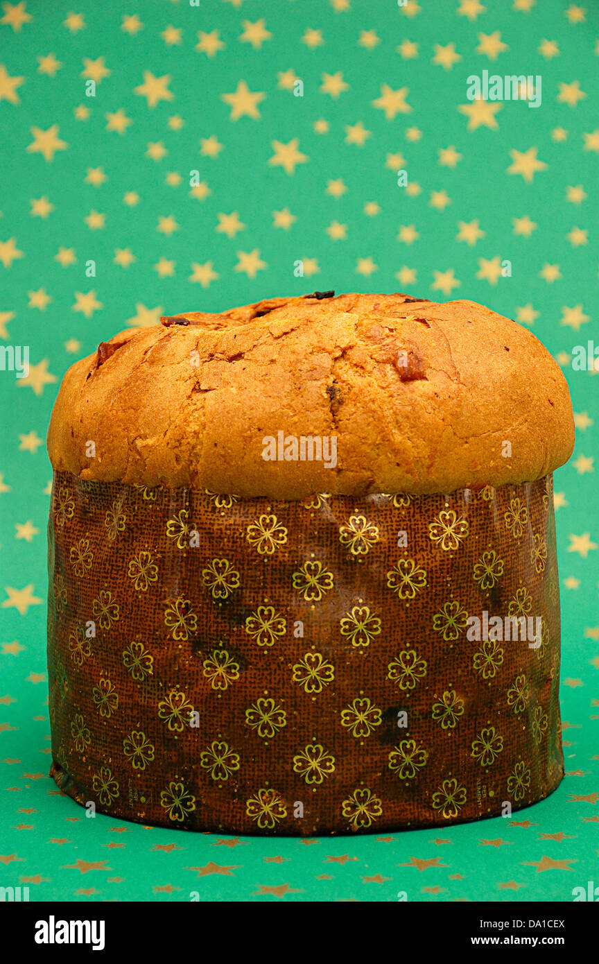 Traditional panettone hi-res stock photography and images - Alamy