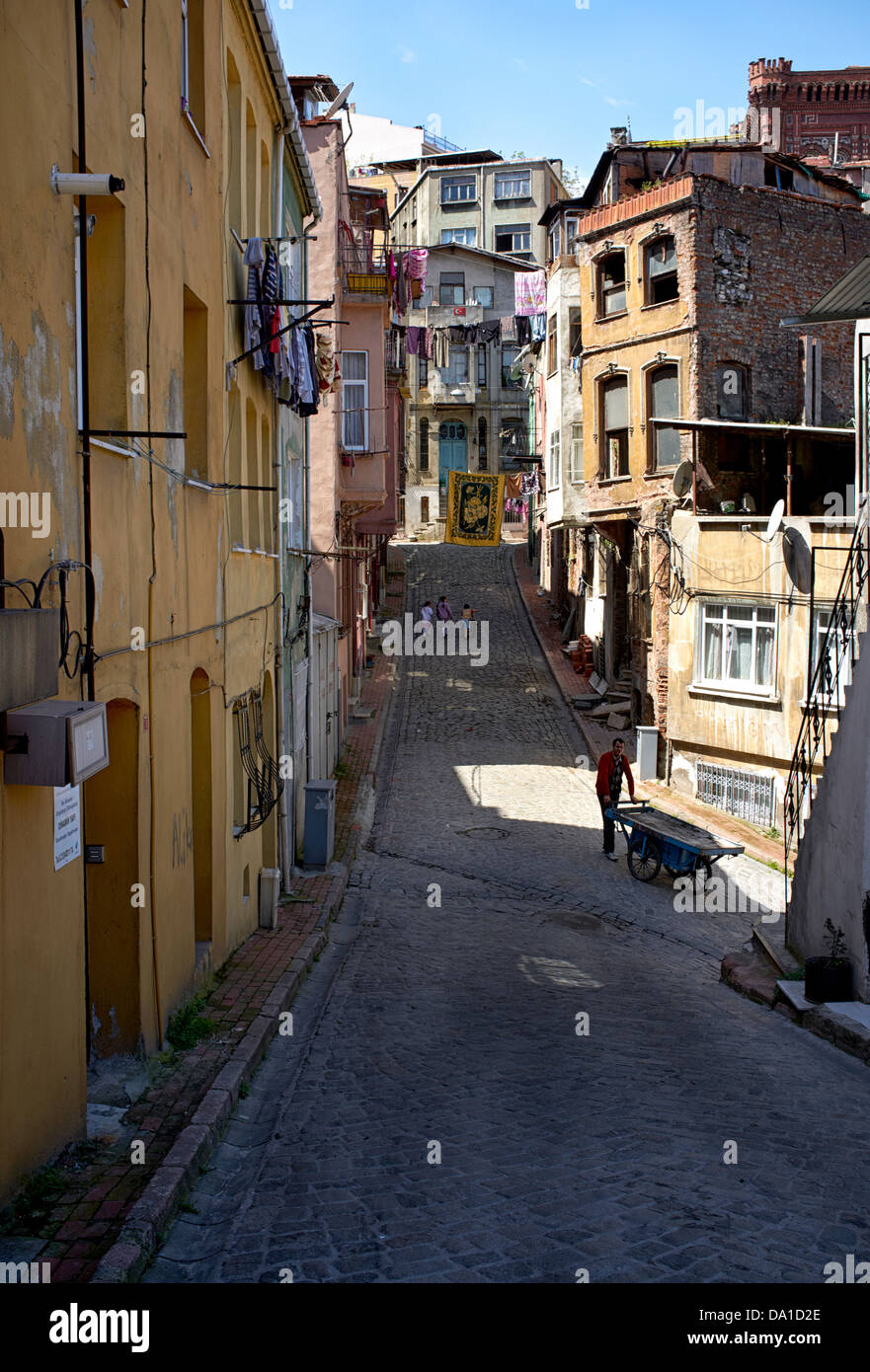 Steep street istanbul hi-res stock photography and images - Alamy