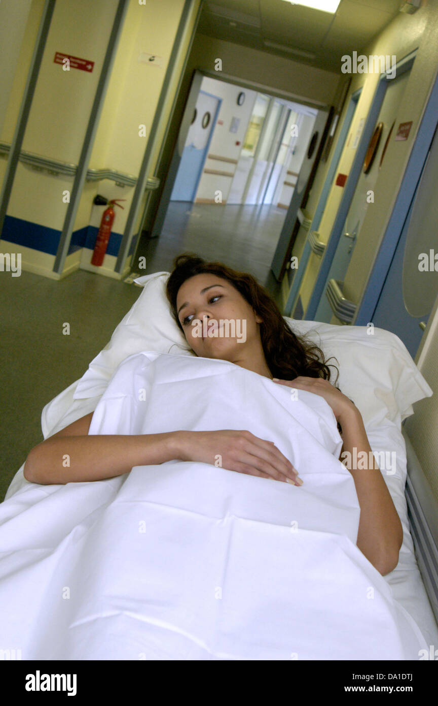 WOMAN HOSPITAL PATIENT Stock Photo - Alamy