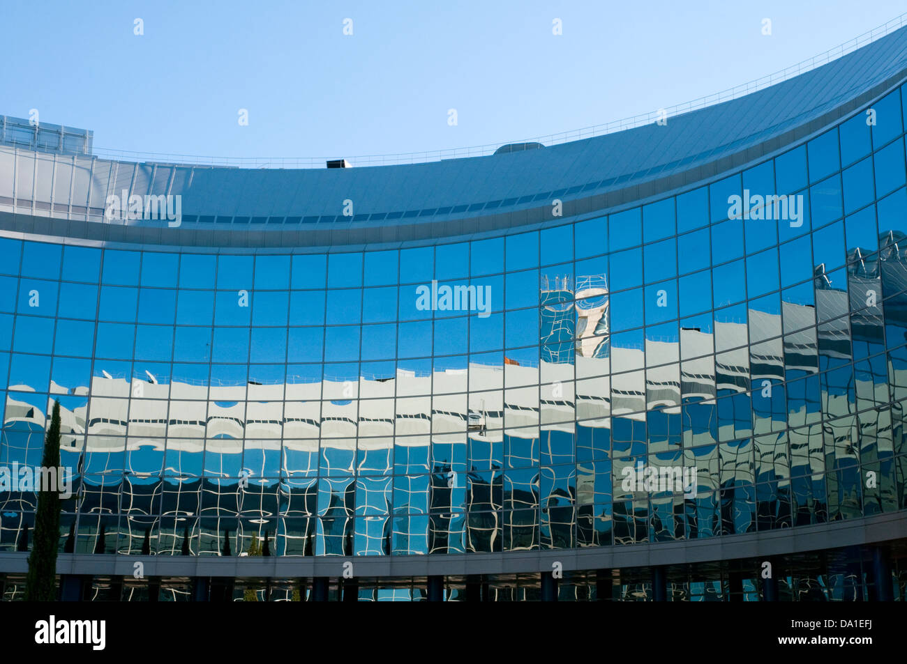 Arquitectura moderna de vidrio hi-res stock photography and images - Alamy