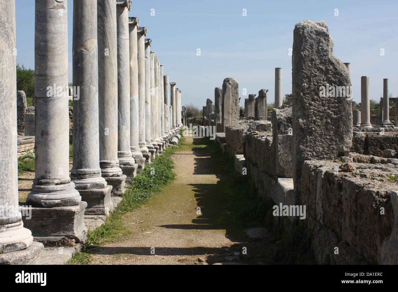 Columned street hi-res stock photography and images - Alamy