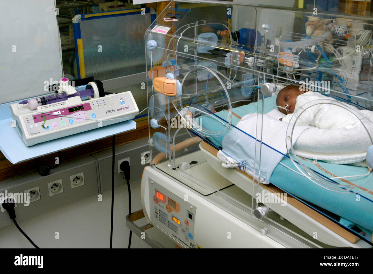 Enteral nutrition adult hi-res stock photography and images - Alamy