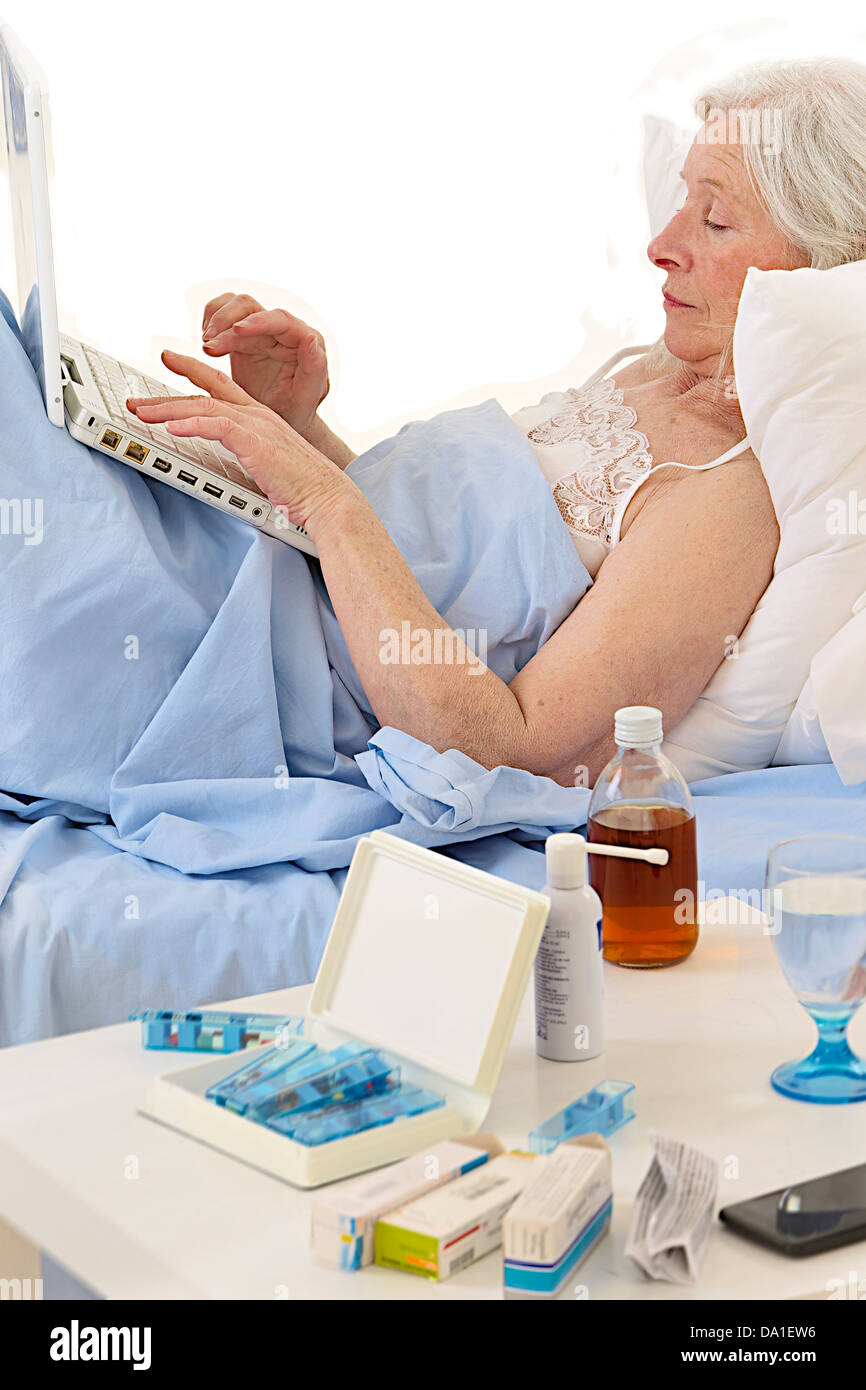 SICK ELDERLY PERSON Stock Photo - Alamy