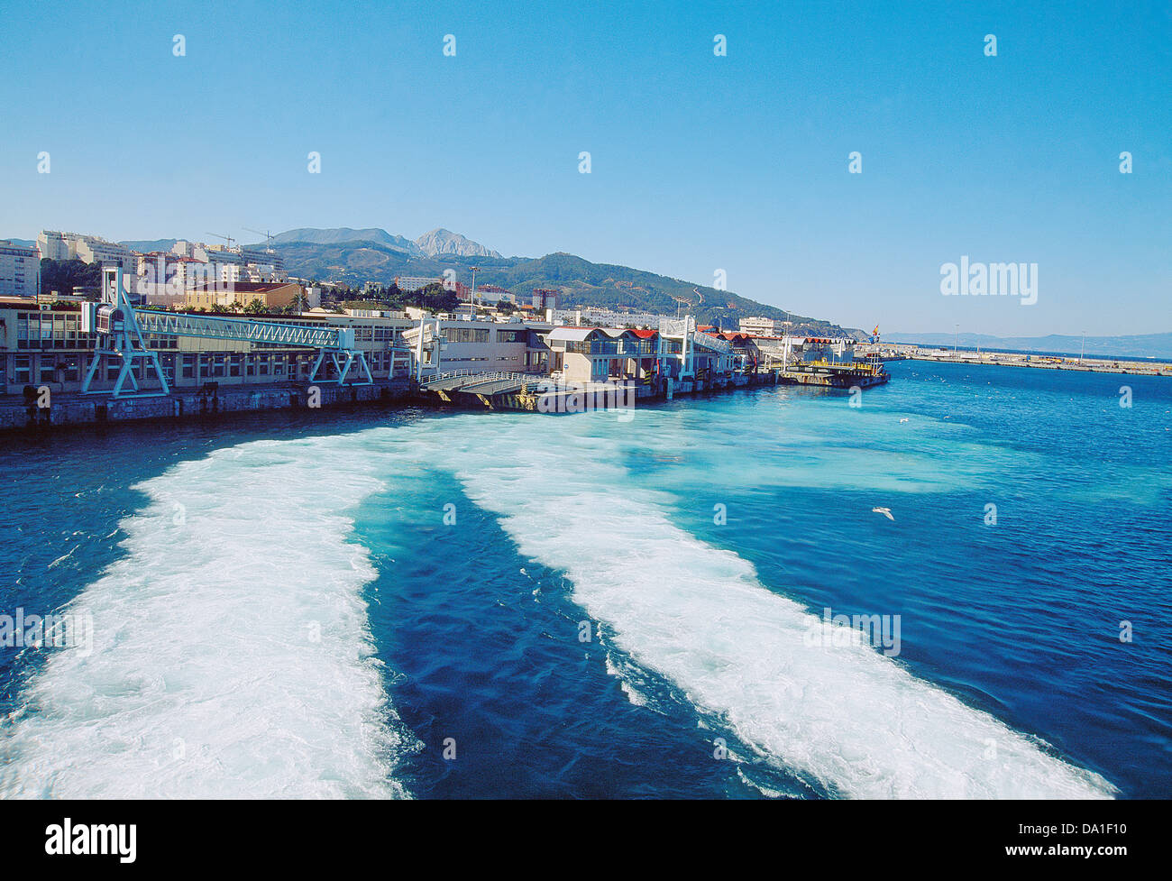 Estela del ferry hi-res stock photography and images - Alamy