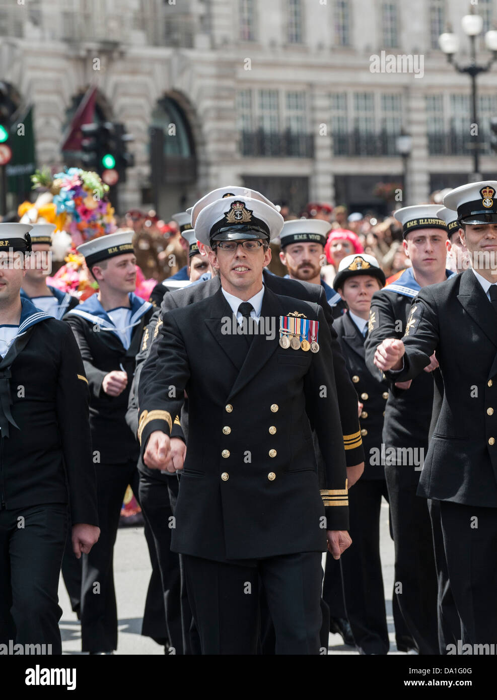 Navy officers in parade hi-res stock photography and images - Alamy