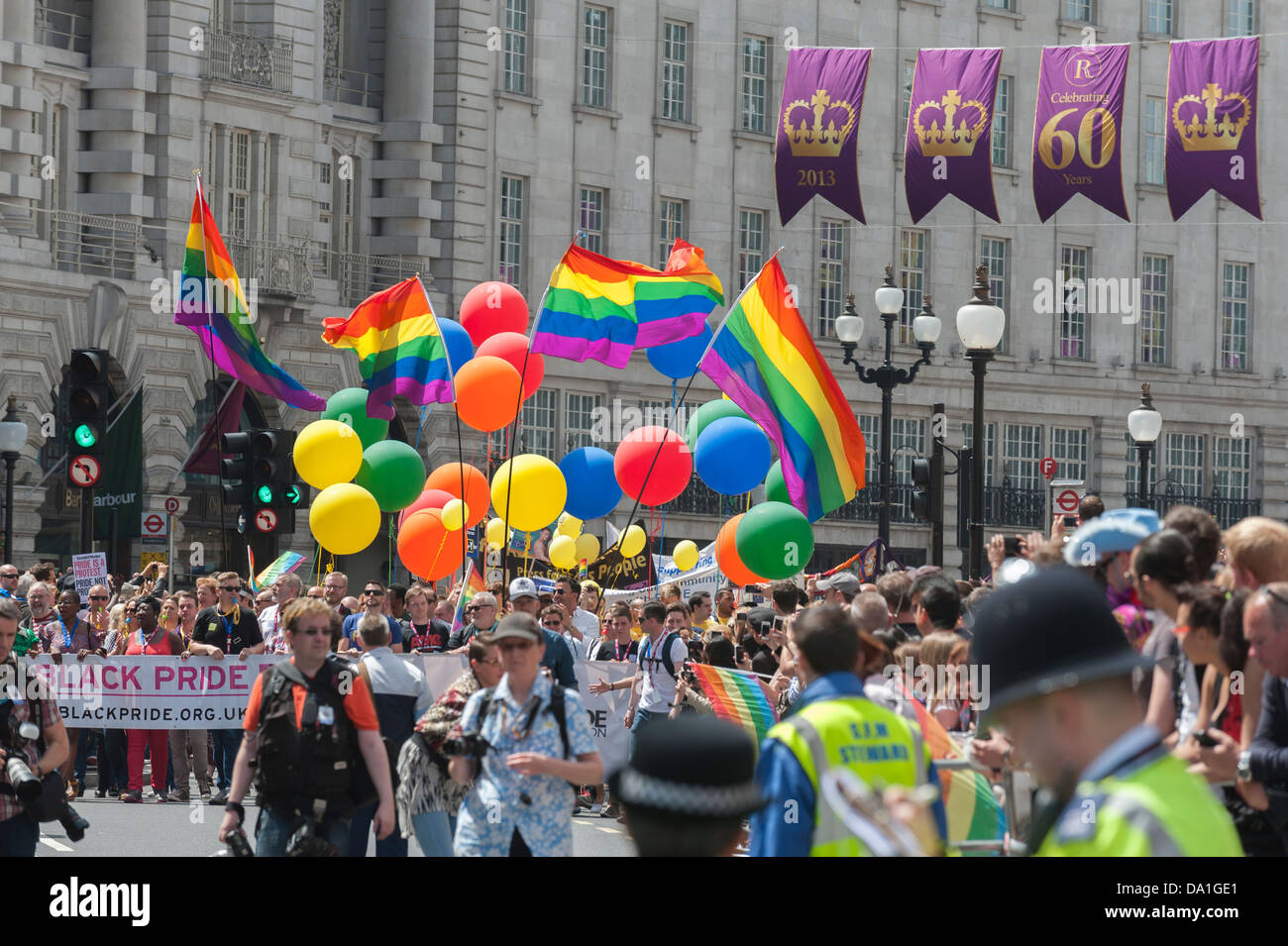 England london annual pride parade hi-res stock photography and images ...