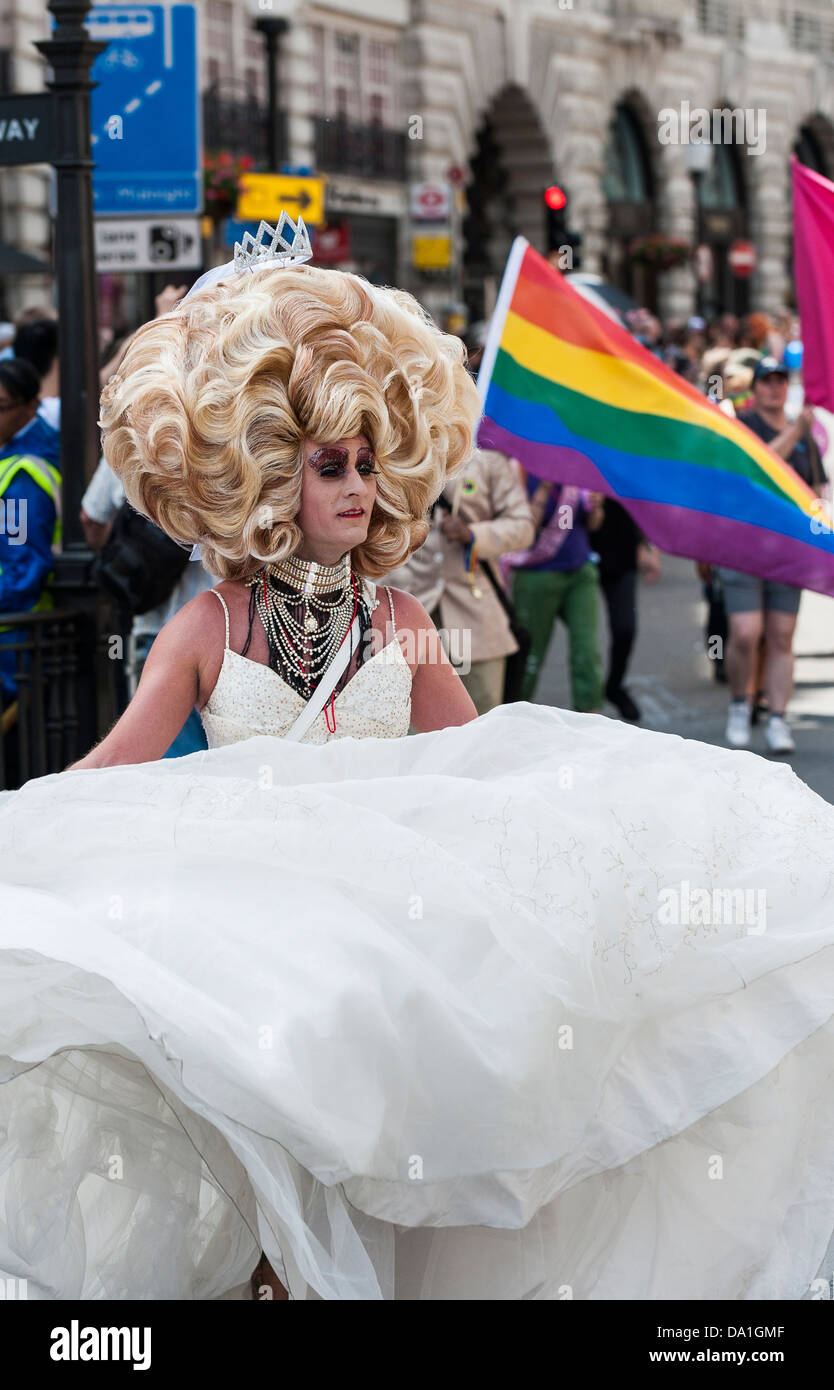Transvestite and dress hi-res stock photography and images - Alamy
