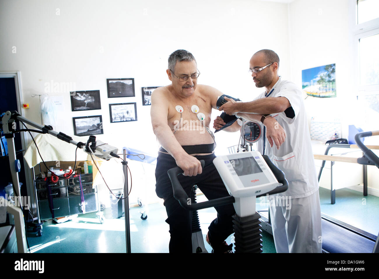 STRESS TEST, ELDERLY PERSON Stock Photo - Alamy