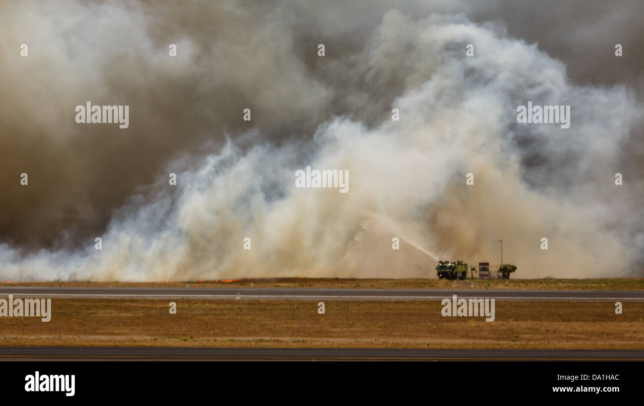 Airplane fire truck hi-res stock photography and images - Alamy