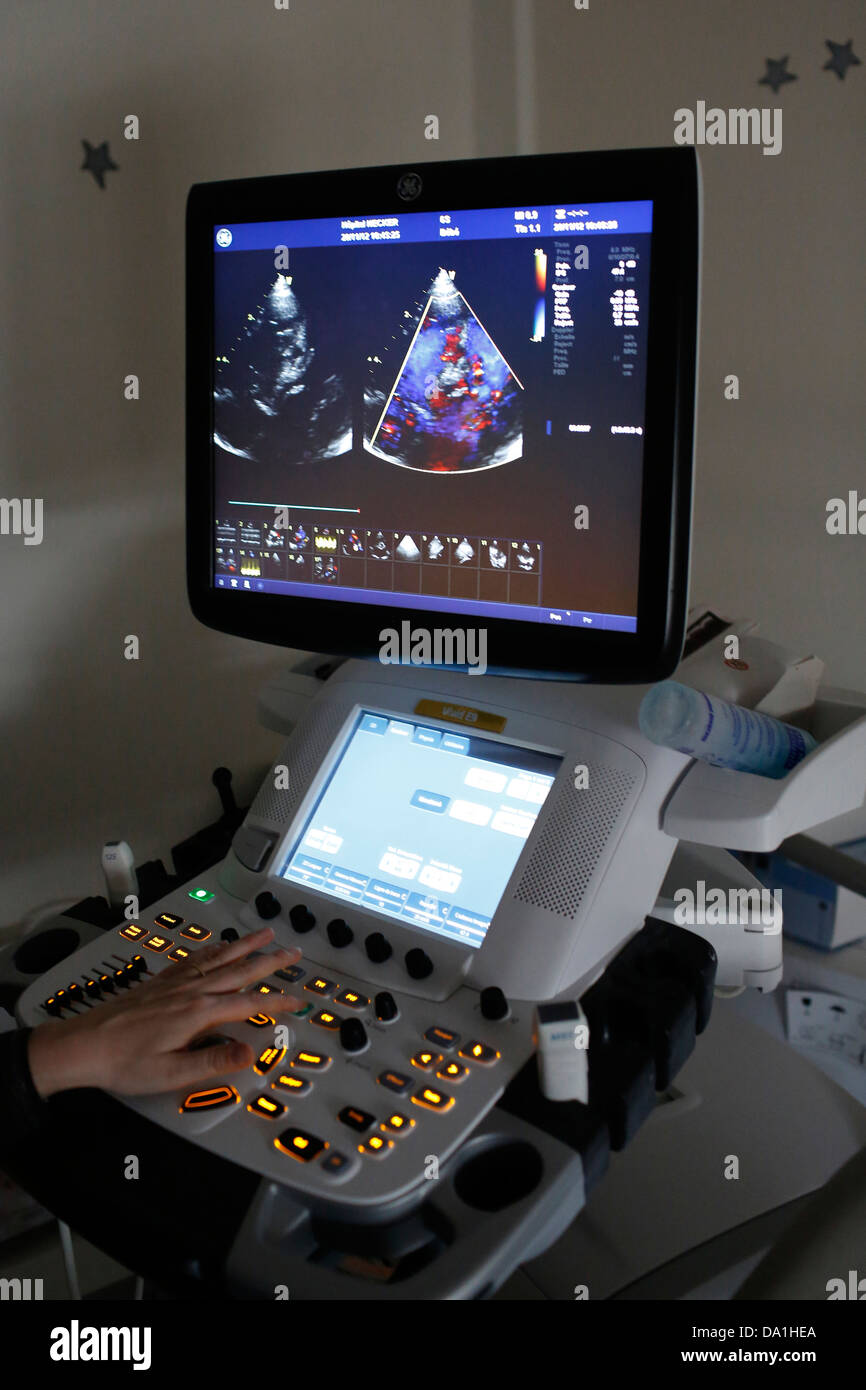 Ultrasound of the heart hi-res stock photography and images - Alamy