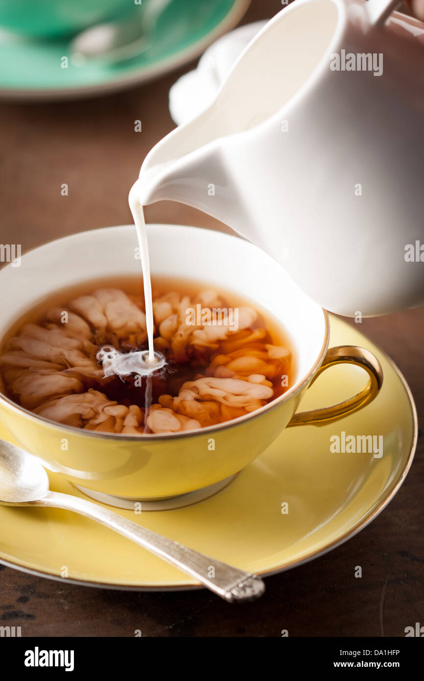 Pouring milk tea hi-res stock photography and images - Alamy