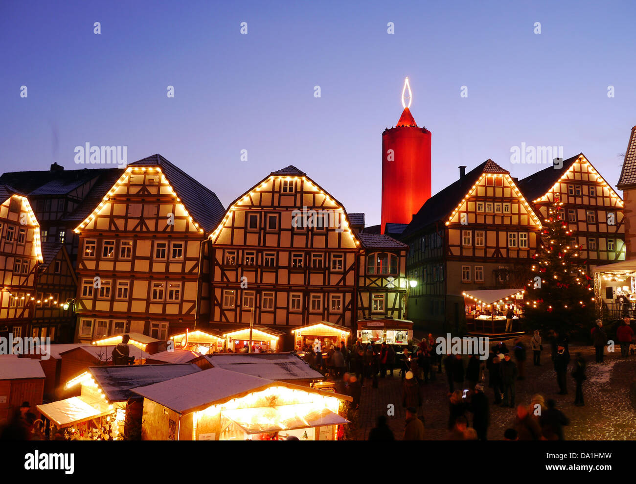 The market in Schlitz, Germany, 08 December 2012. The castle keep is ...