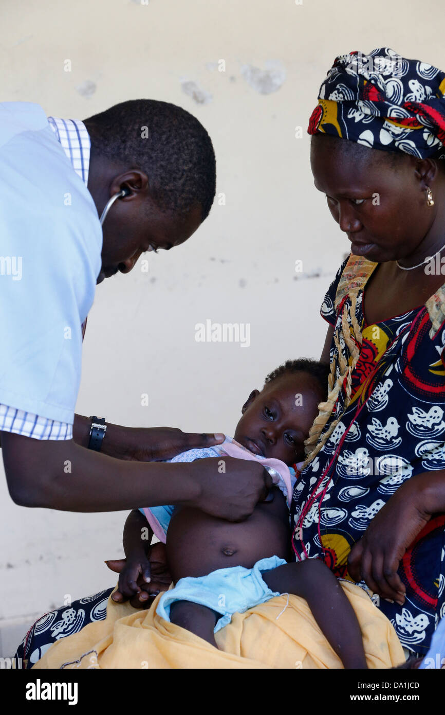 African woman baby hospital hi-res stock photography and images - Alamy