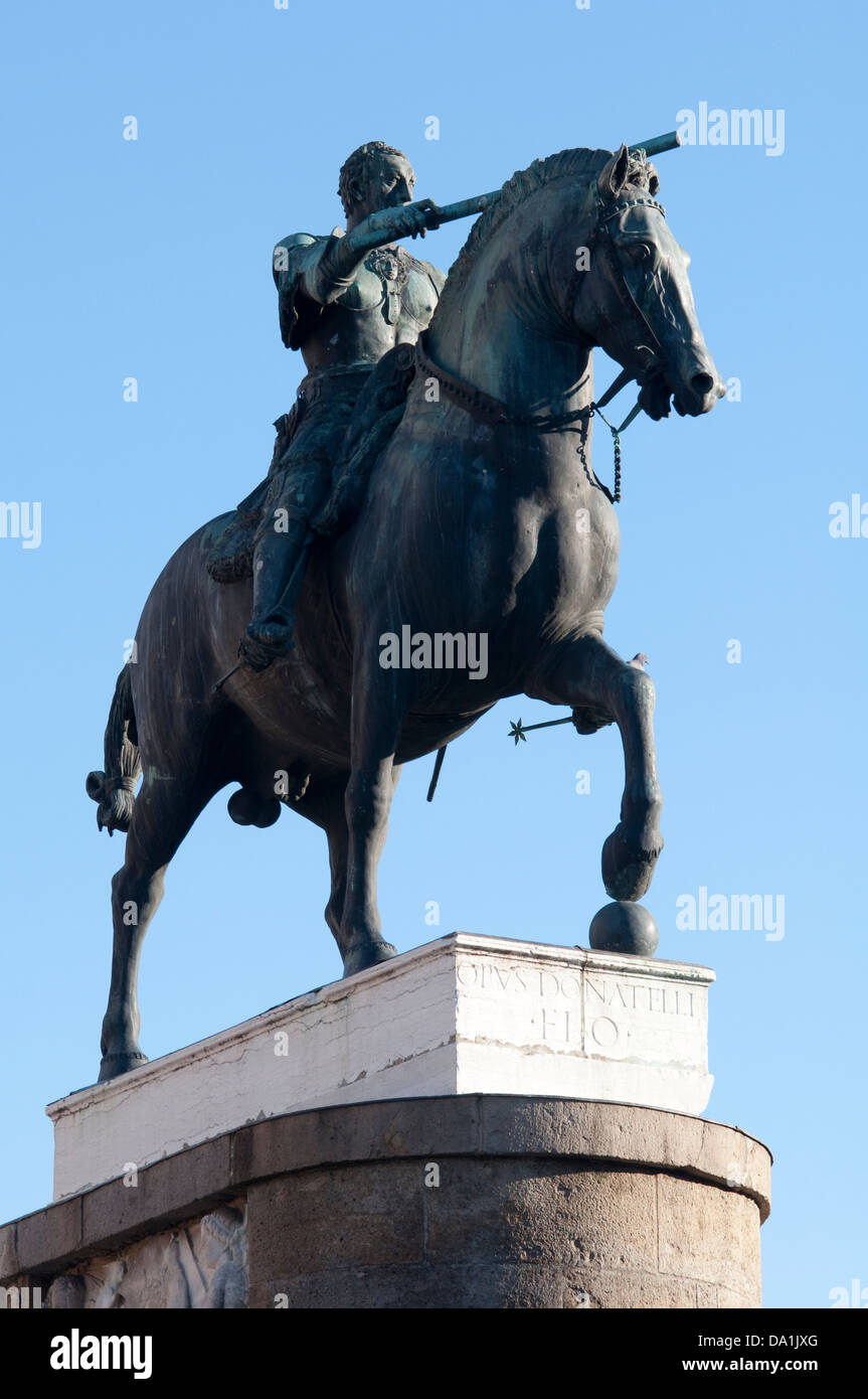 Donatello statue hi-res stock photography and images - Alamy