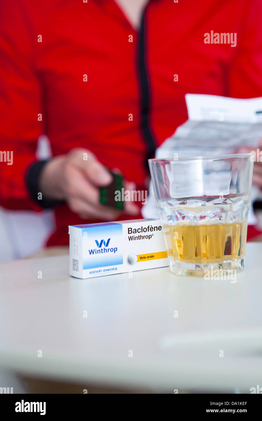 Drug dosage forms hi-res stock photography and images - Alamy