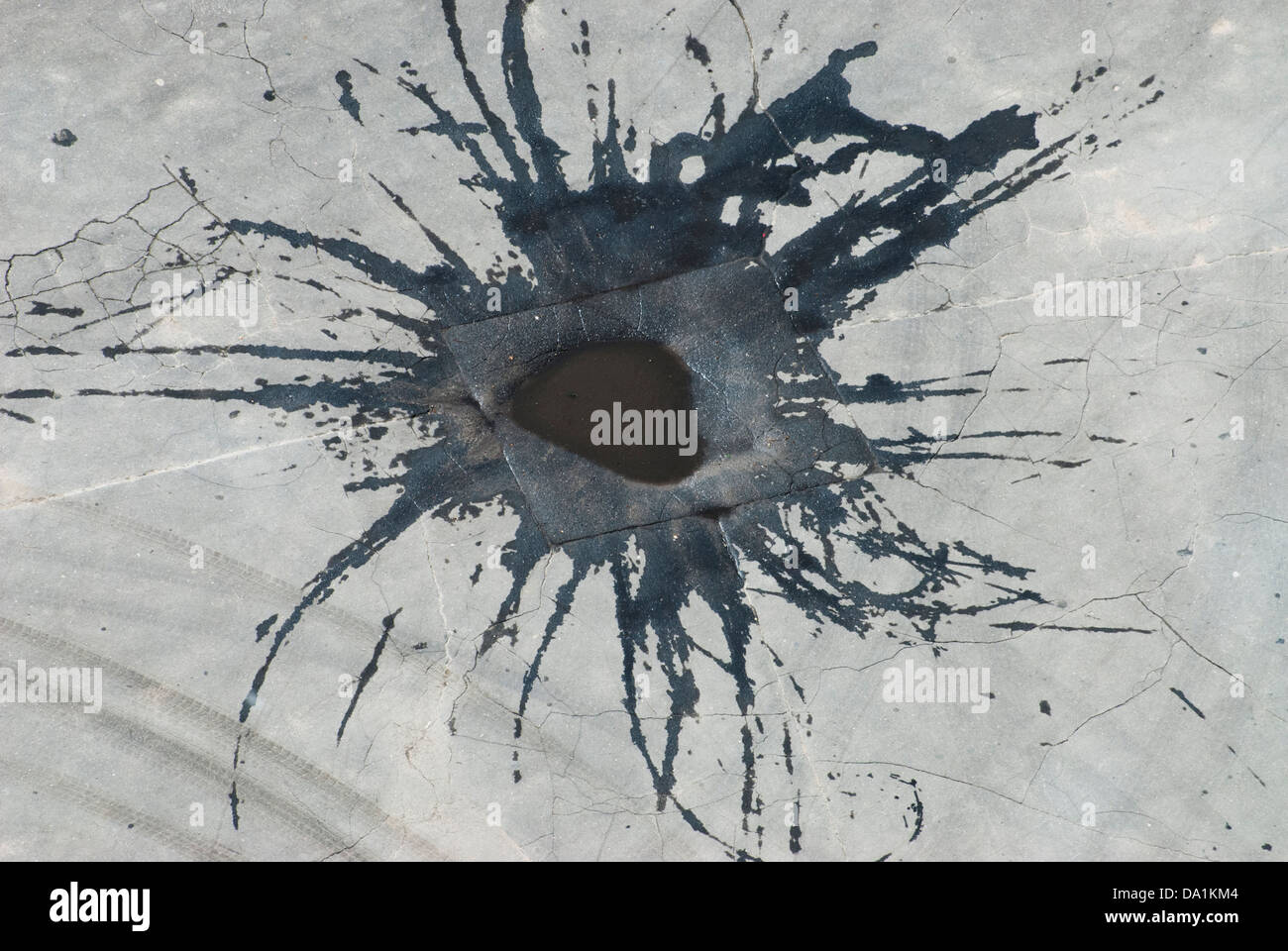Puddle street asphalt hi-res stock photography and images - Alamy