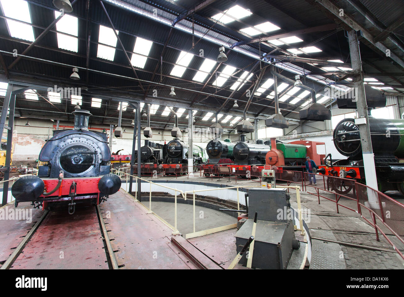 Barrow hill roundhouse hi-res stock photography and images - Alamy