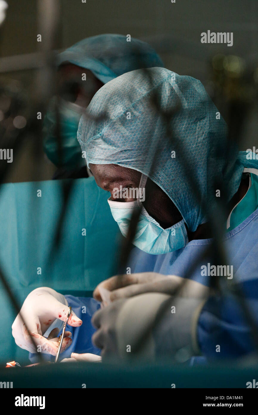 SURGERY IN AFRICA Stock Photo - Alamy