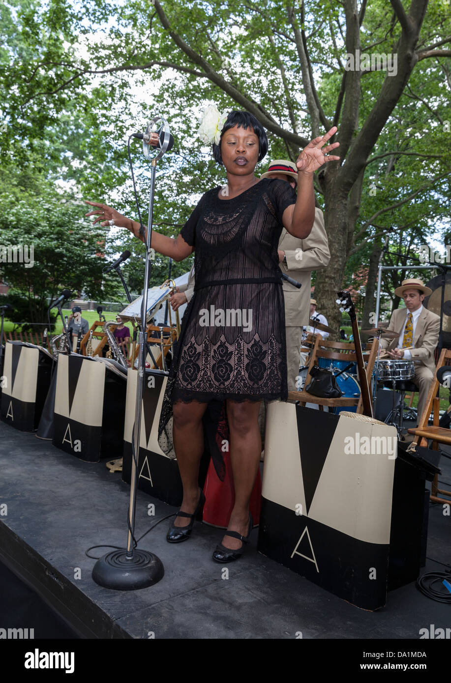 Jazz Age lawn party by Michael Arenella & the Dreamland Orchestra Stock ...