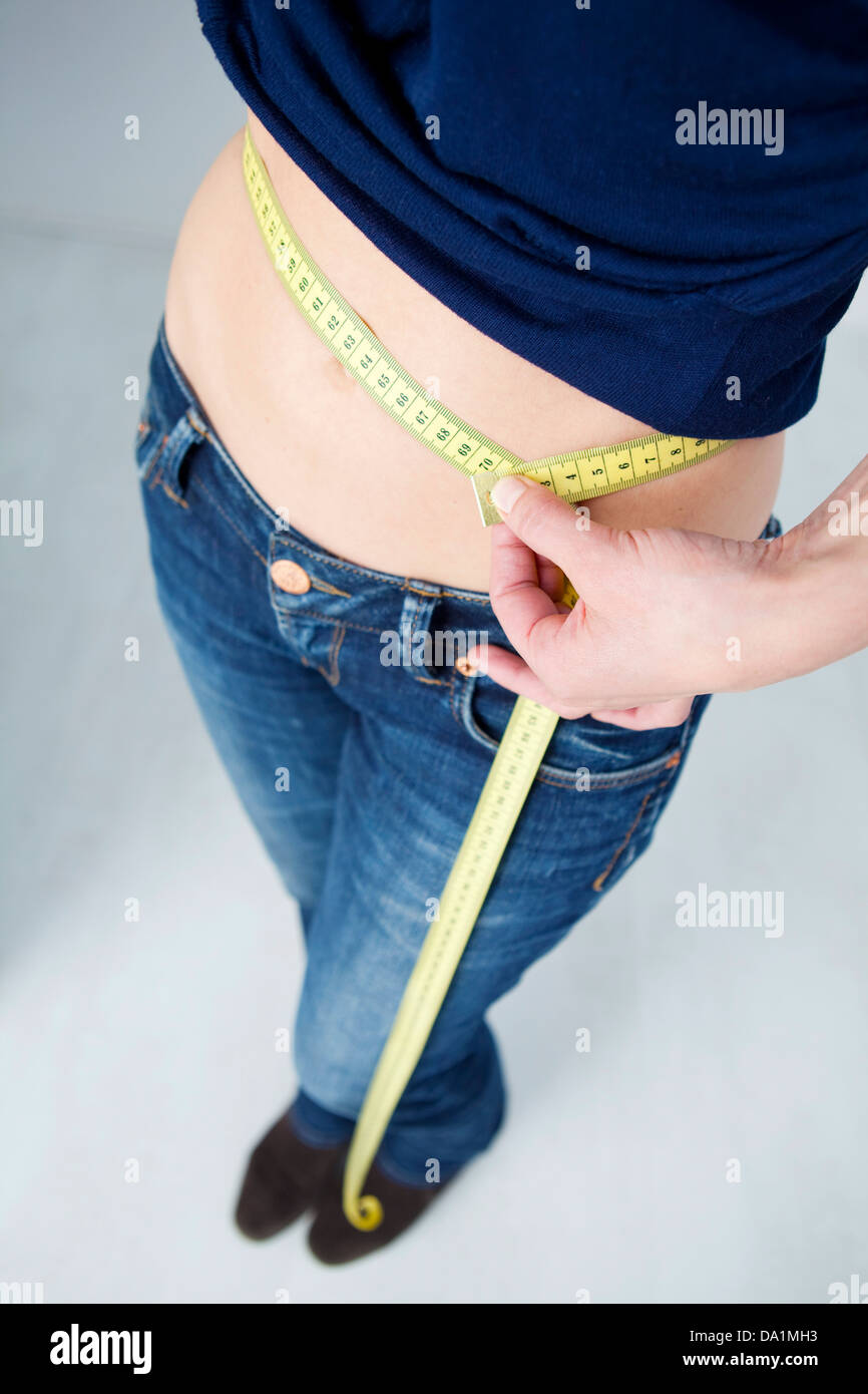 WOMAN'S WAIST CIRCUMFERENCE Stock Photo - Alamy