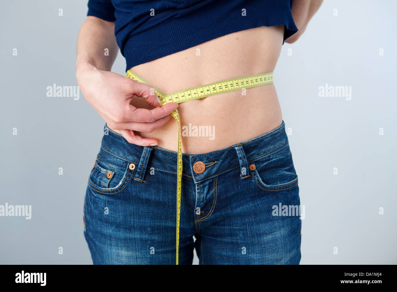 WOMAN'S WAIST CIRCUMFERENCE Stock Photo - Alamy