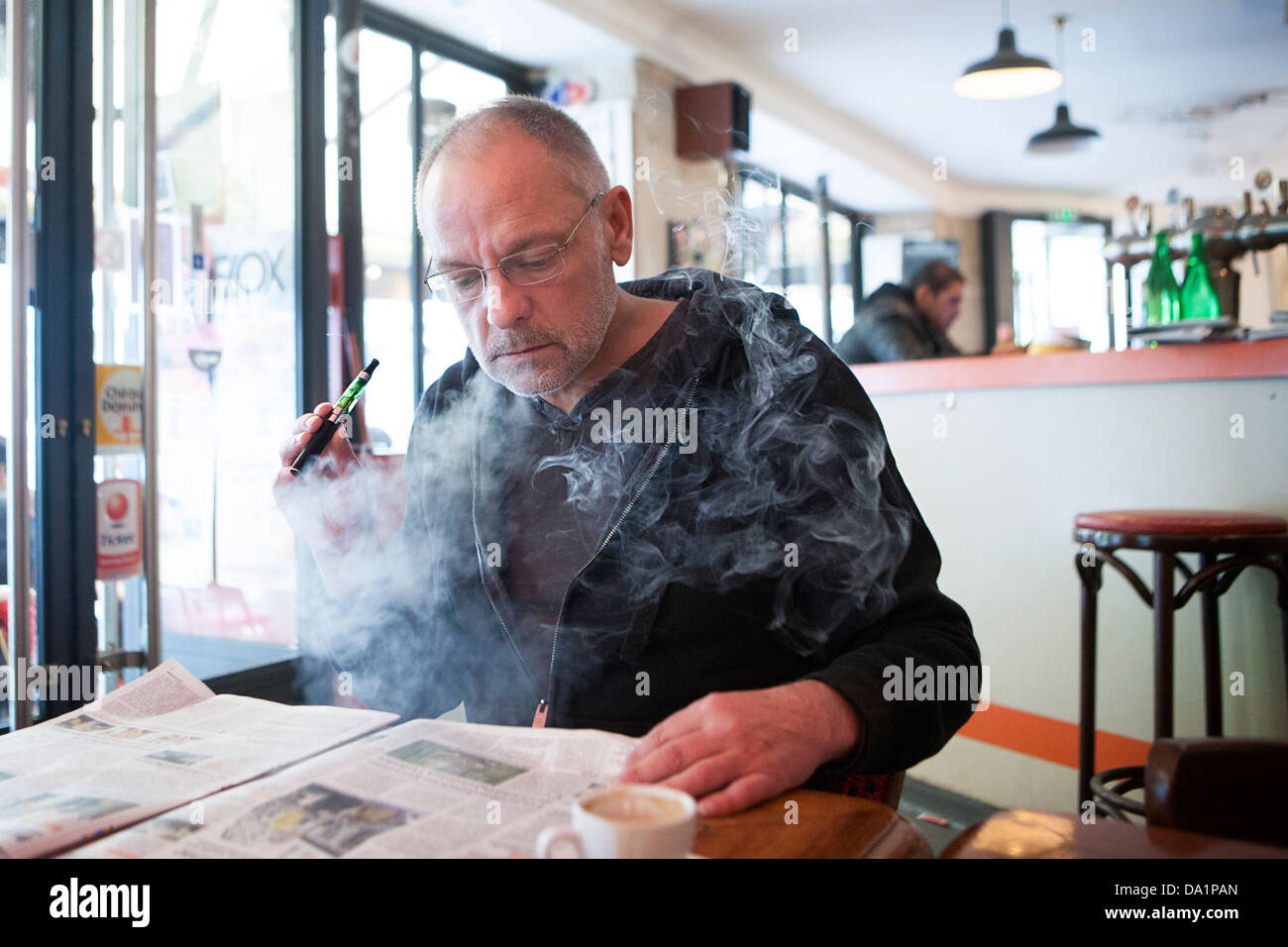 Electronic cigarettes hi-res stock photography and images - Alamy