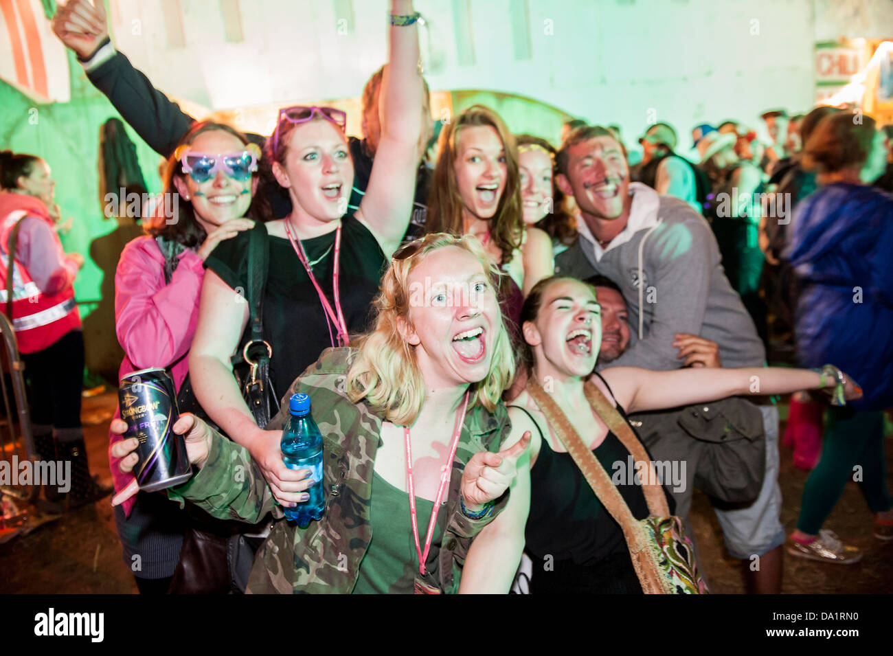 Glastonbury festival girls hi-res stock photography and images - Alamy