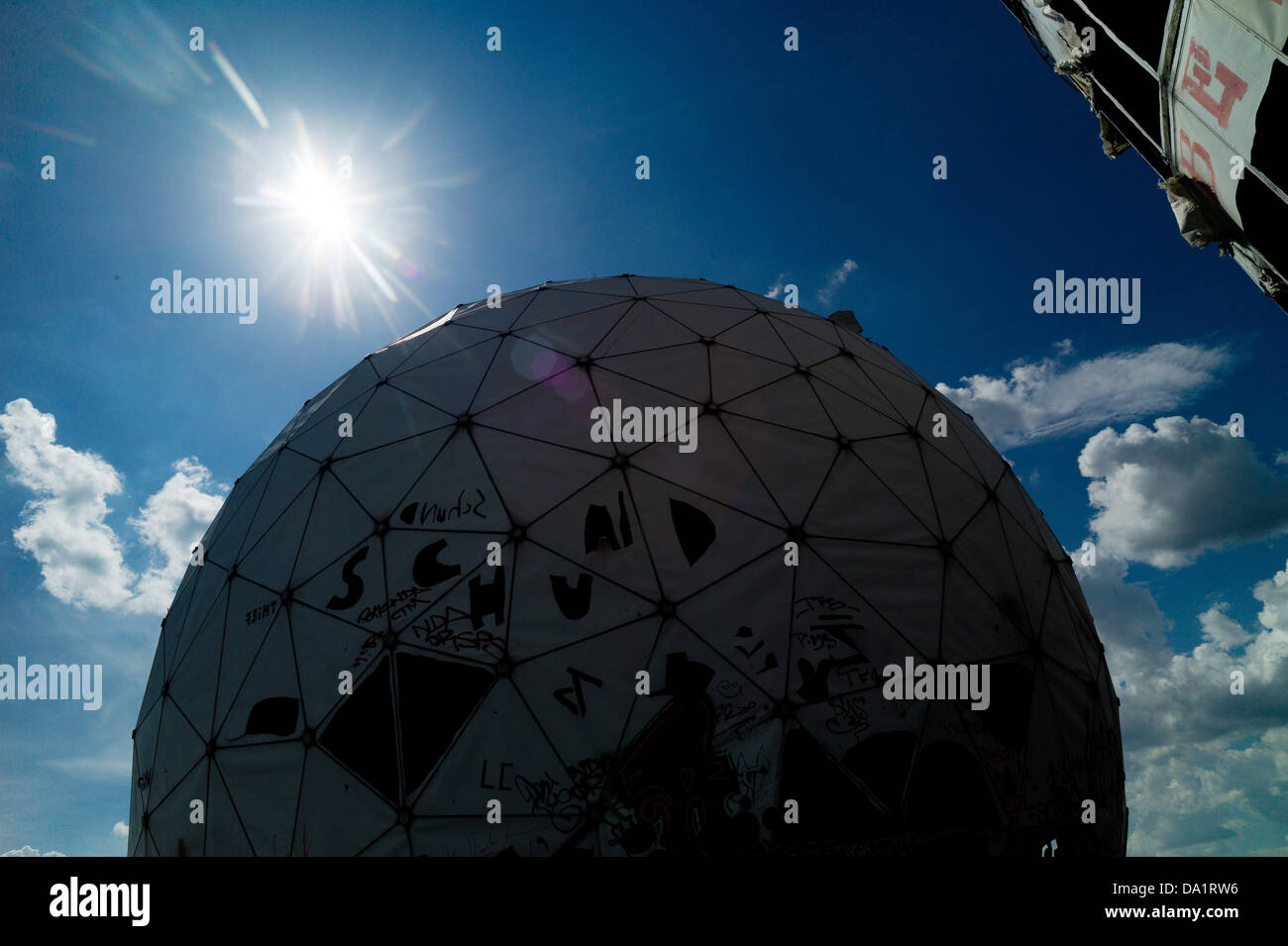 Communications intercept hi-res stock photography and images - Alamy