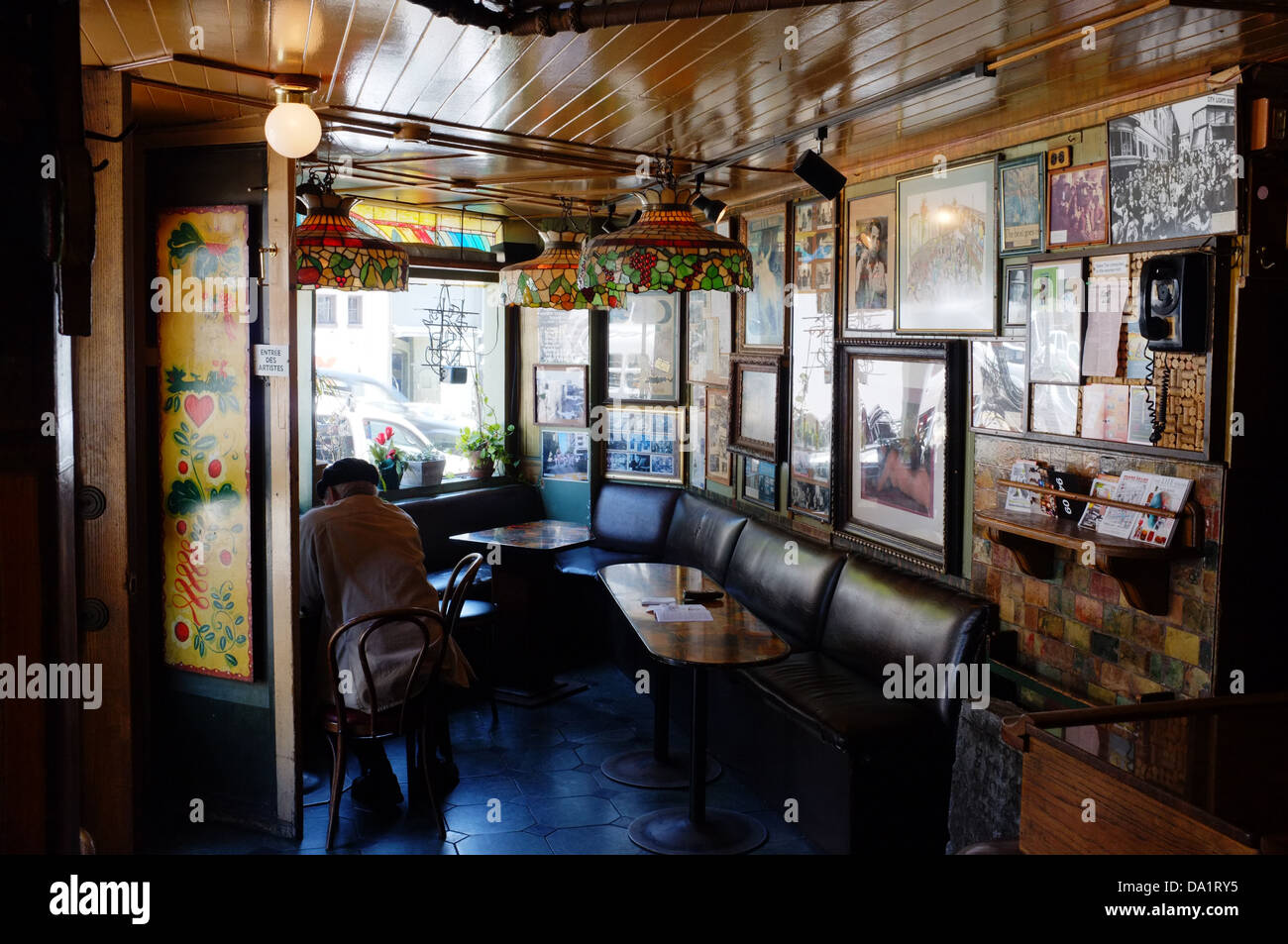 Vesuvio Cafe San Francisco CA Stock Photo - Alamy